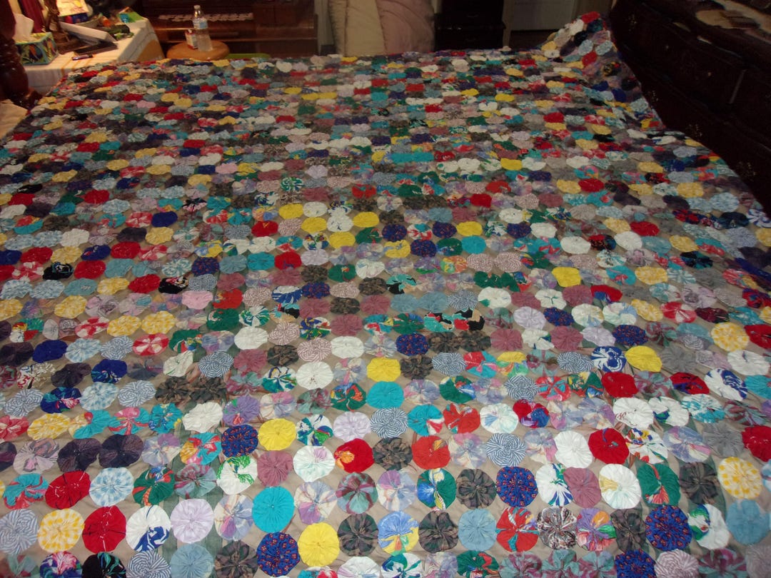 Vintage Quilt Hand Made Yo-yo/popcorn 101 X 98 - Etsy
