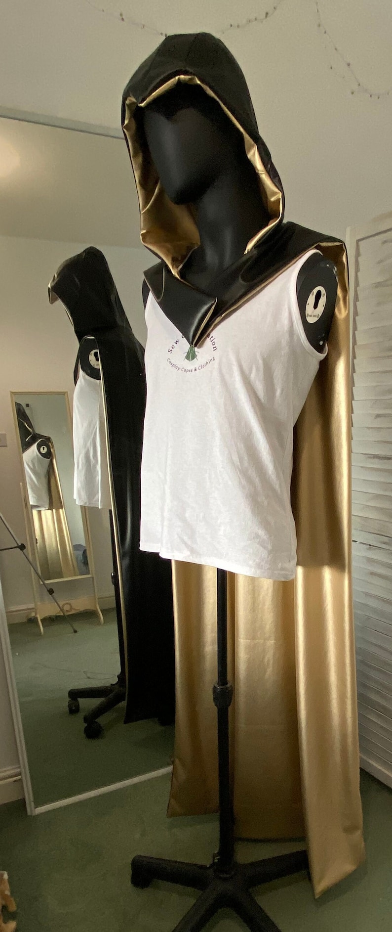 Adult Cosplay Superhero Cape Cloak With Fitted Pointy Hood in Black ...