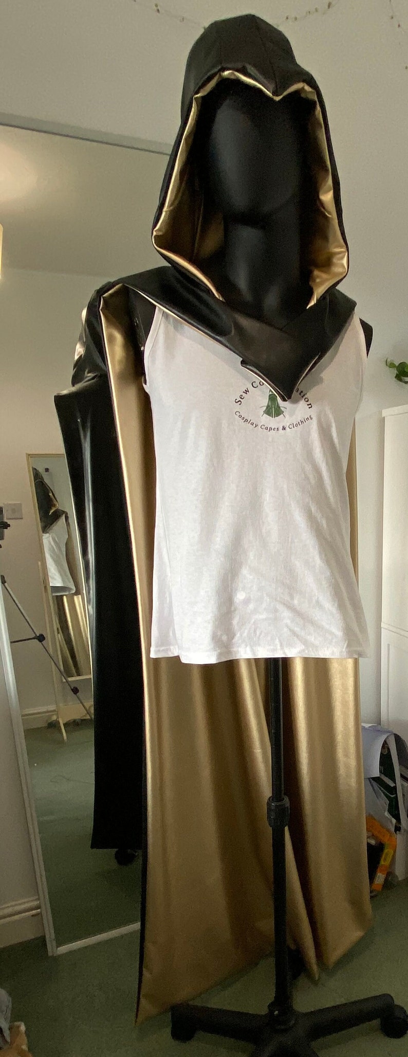 Adult Cosplay Superhero Cape Cloak With Fitted Pointy Hood in Black ...