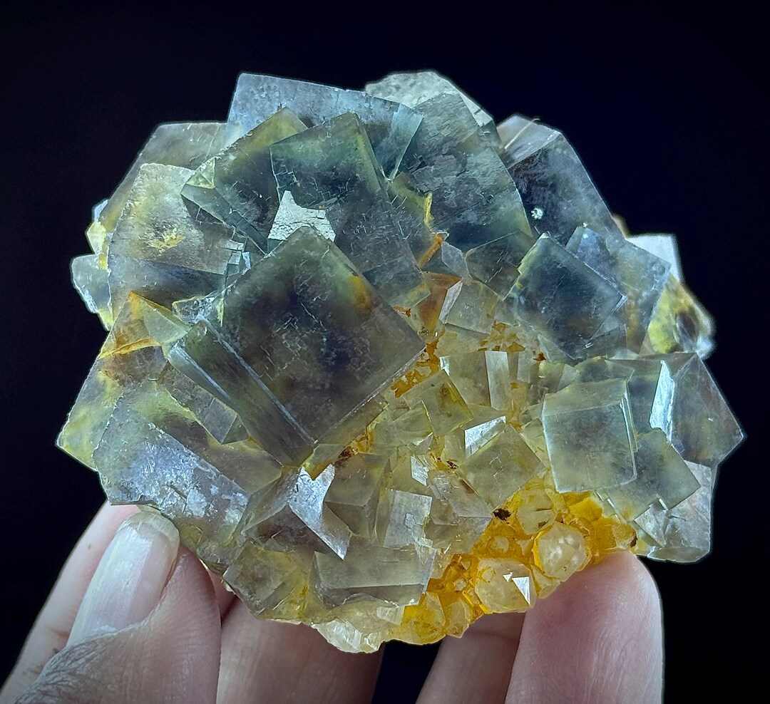 Fluorescent Changing Color Fluorite With Phantoms on Matrix in Perfect ...