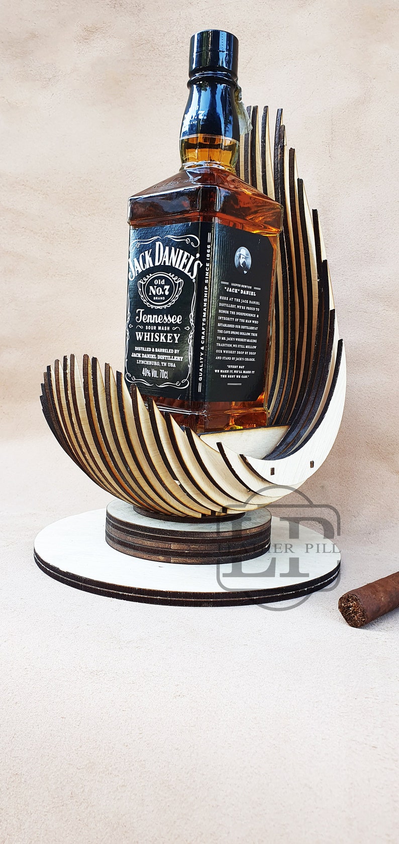 Throne Stand Whisky Jack Daniels Holder para soporte de botella Con ...