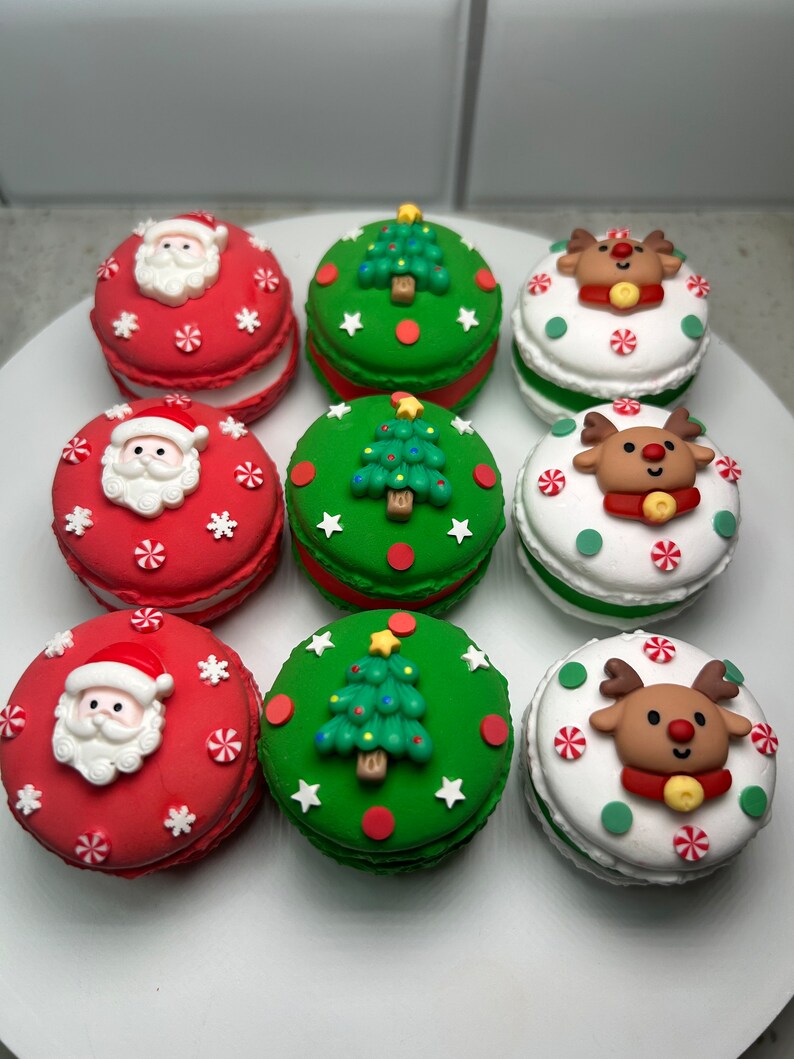 3 Fake Christmas Macaroons | Fake Santa Macaroons | Fake Rudolph ...