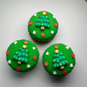 3 Fake Christmas Macaroons | Fake Santa Macaroons | Fake Rudolph ...