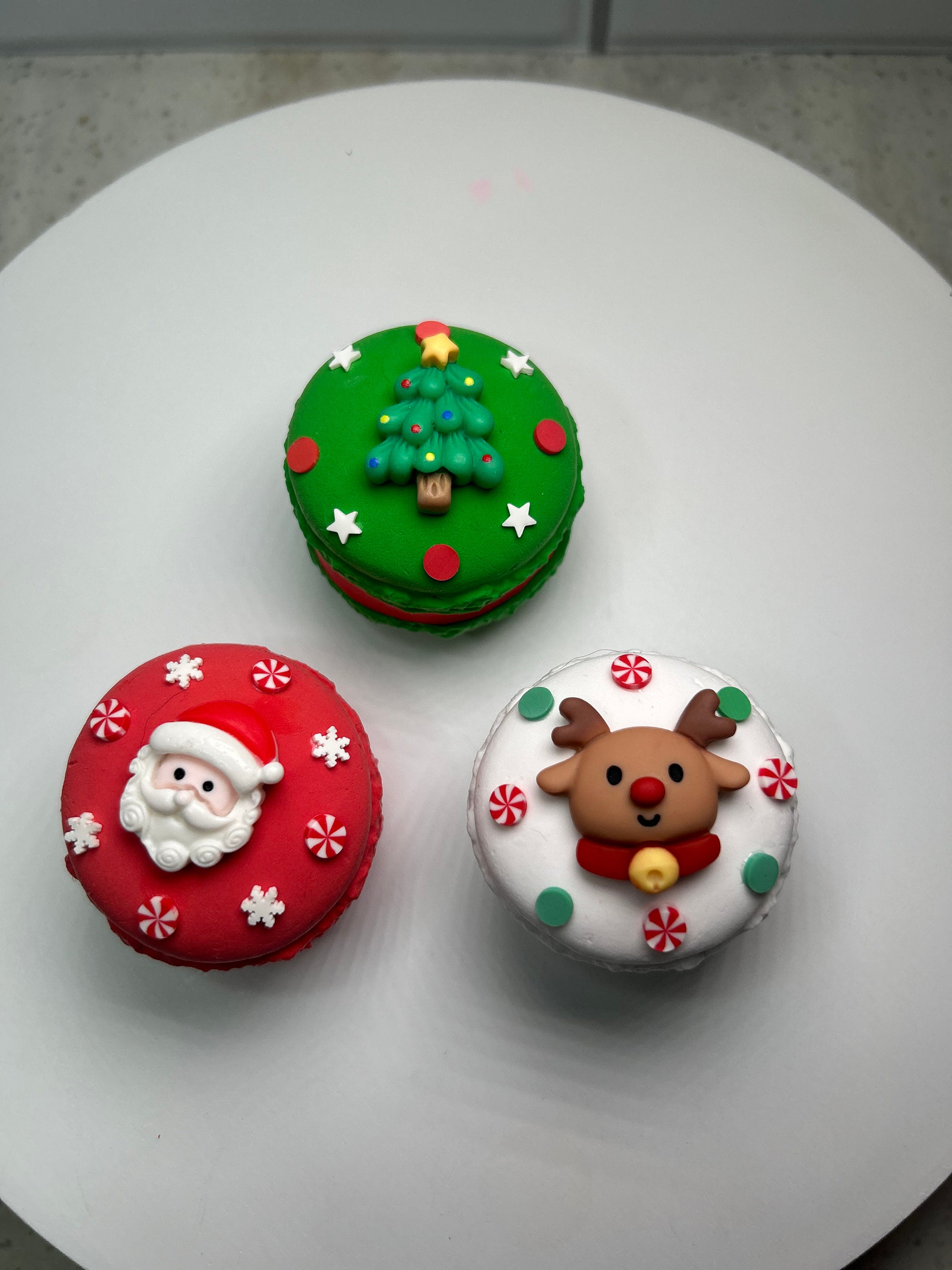 3 Fake Christmas Macaroons | Fake Santa Macaroons | Fake Rudolph ...