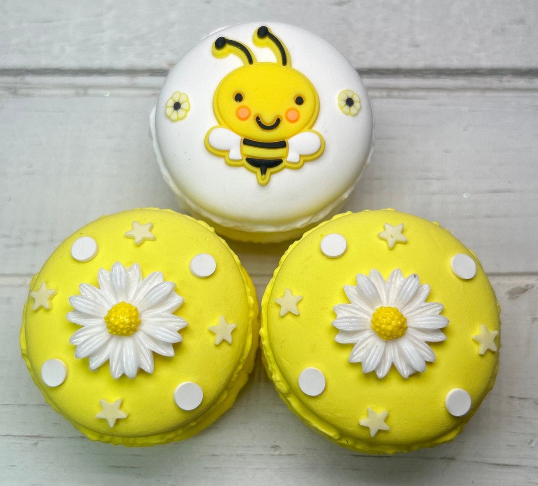 Fake Bee Macaroons | Fake Bee Cookies | Fake Honey Bee Macaroons ...