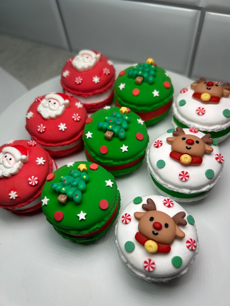 3 Fake Christmas Macaroons | Fake Santa Macaroons | Fake Rudolph ...