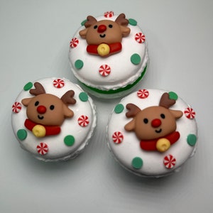 3 Fake Christmas Macaroons | Fake Santa Macaroons | Fake Rudolph ...
