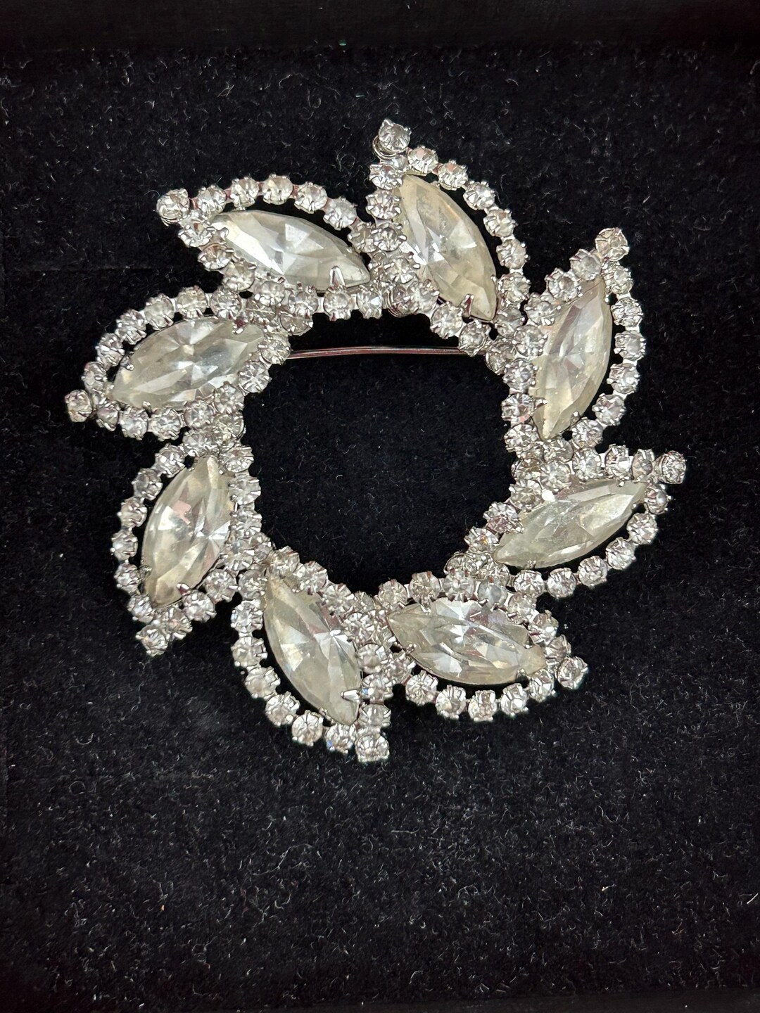 Vintage Weiss Navatte Prong Set Circular Brooch. Circa 1950’s Signed ...