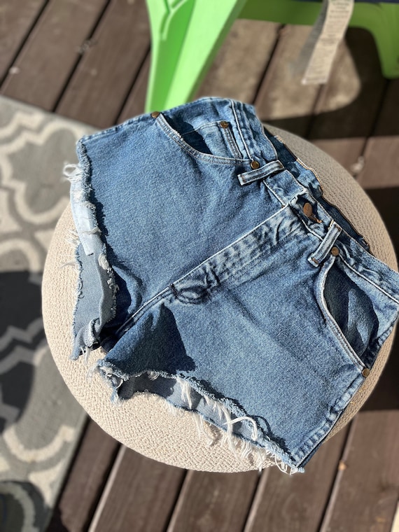 wrangler vintage daisy dukes - Gem