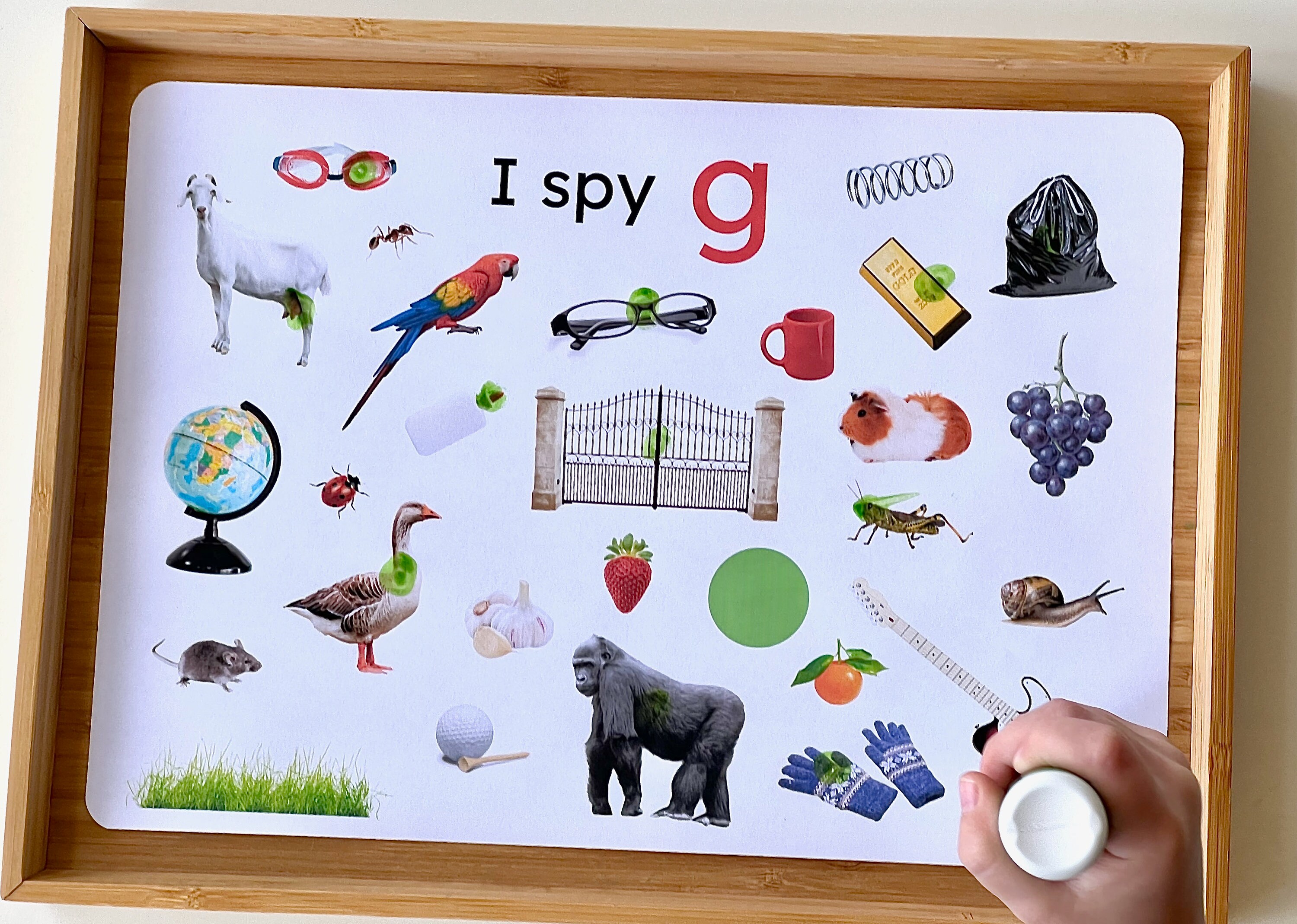 I Spy Alphabet Mats Red Consonants Blue Vowels montessori - Etsy UK