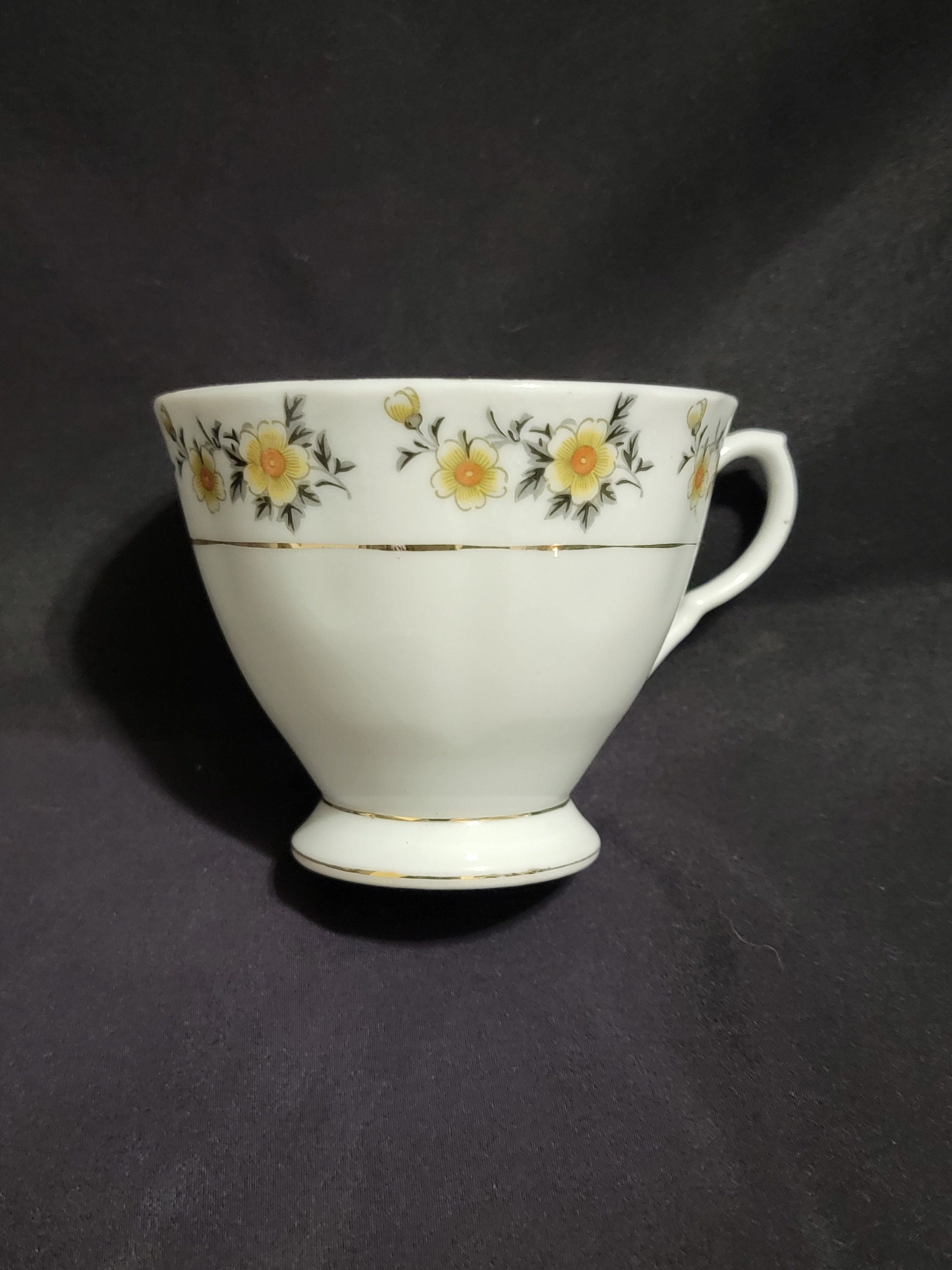 Yong Shen Porcelain Pagoda Mark China - Yellow and Orange Flower With ...