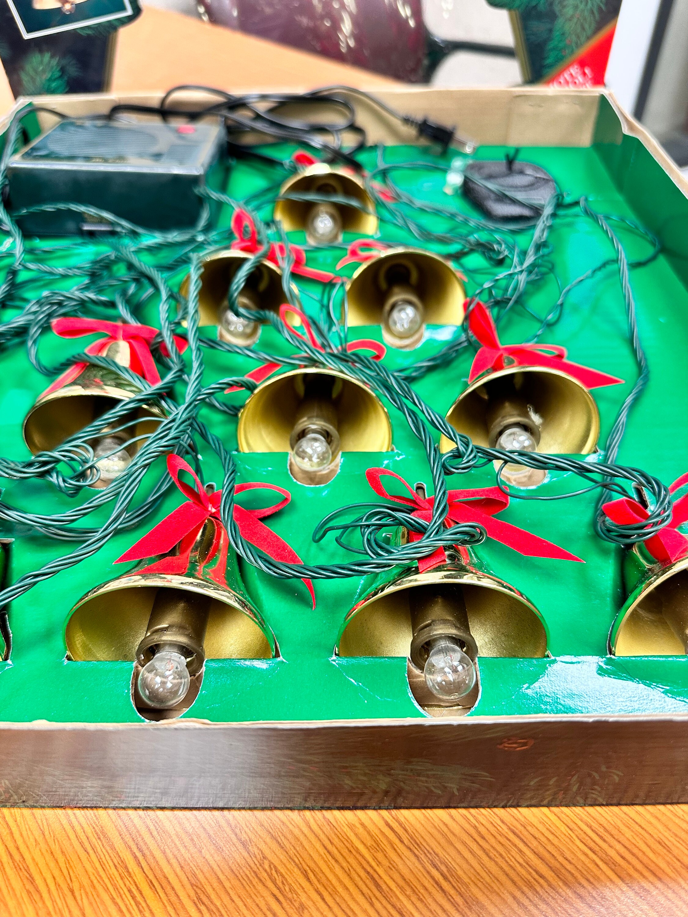 Vintage Mr. Christmas Bells of Christmas 10 Lighted Musical Bells 21 ...