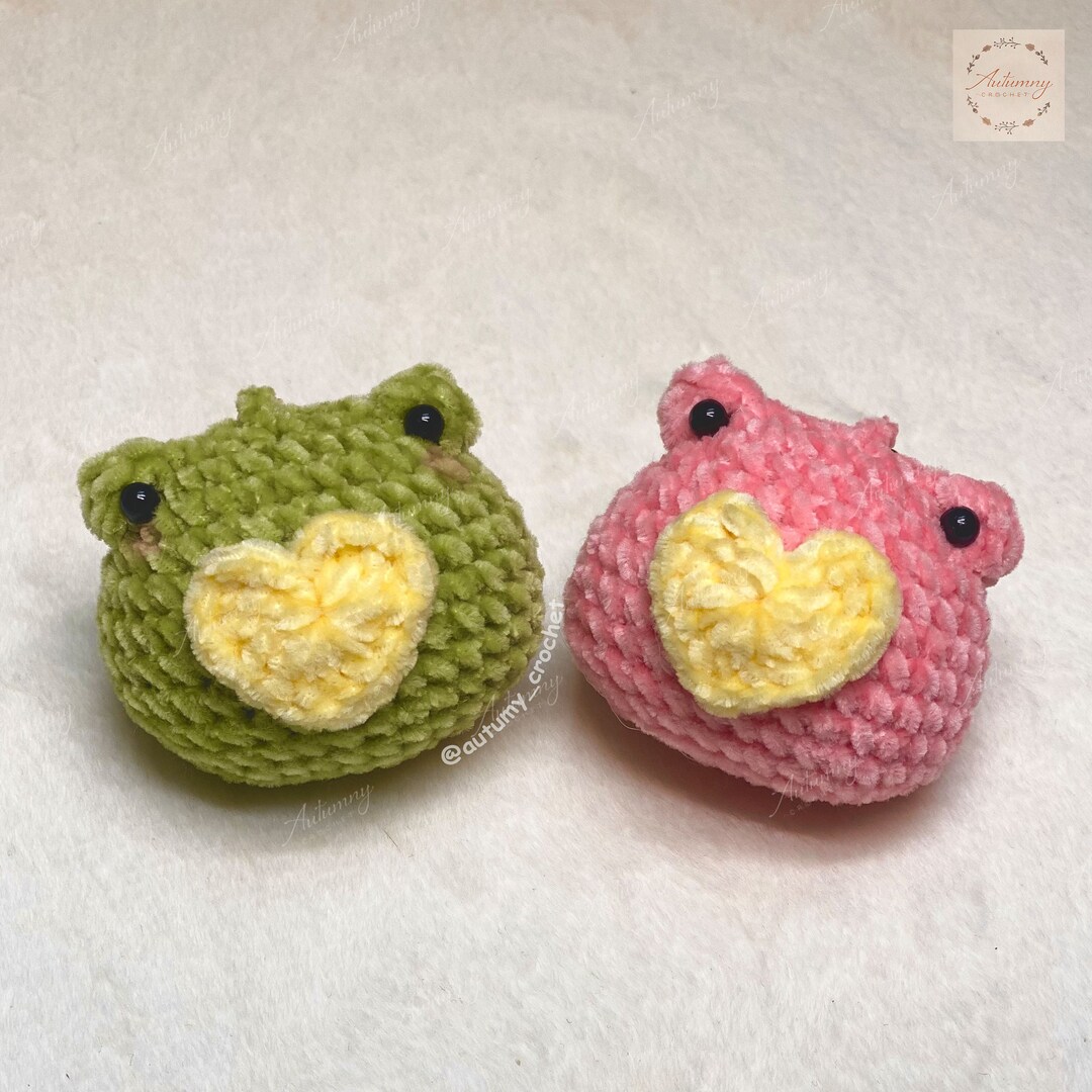 Crochet Chunky Frogs Keychain, Amigurumi Keychain, Birthday Gift, Bag ...