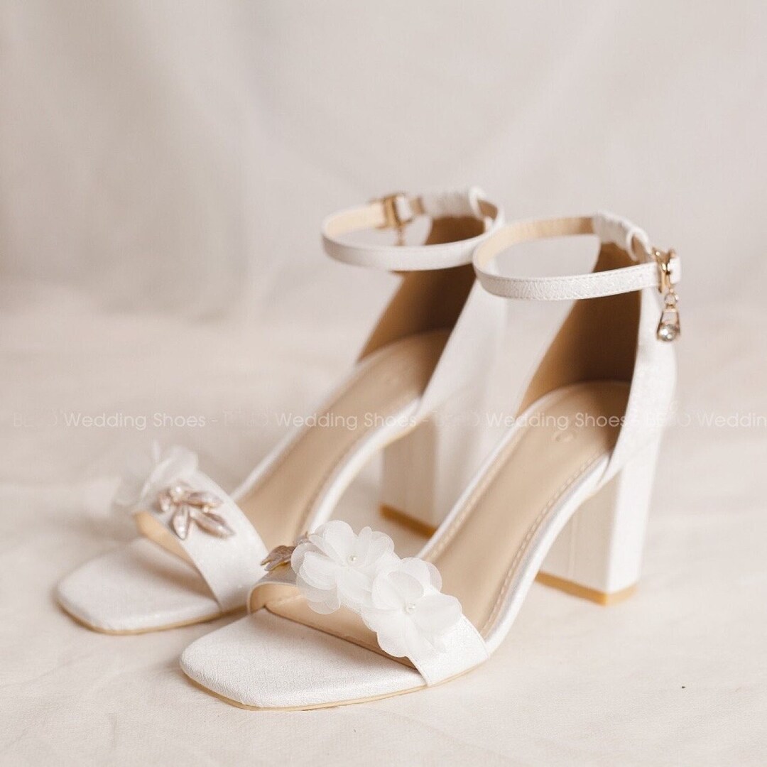 Wedding Shoes Decorated With Unique 3D Flowers. Wedding Shoes With 8cm ...