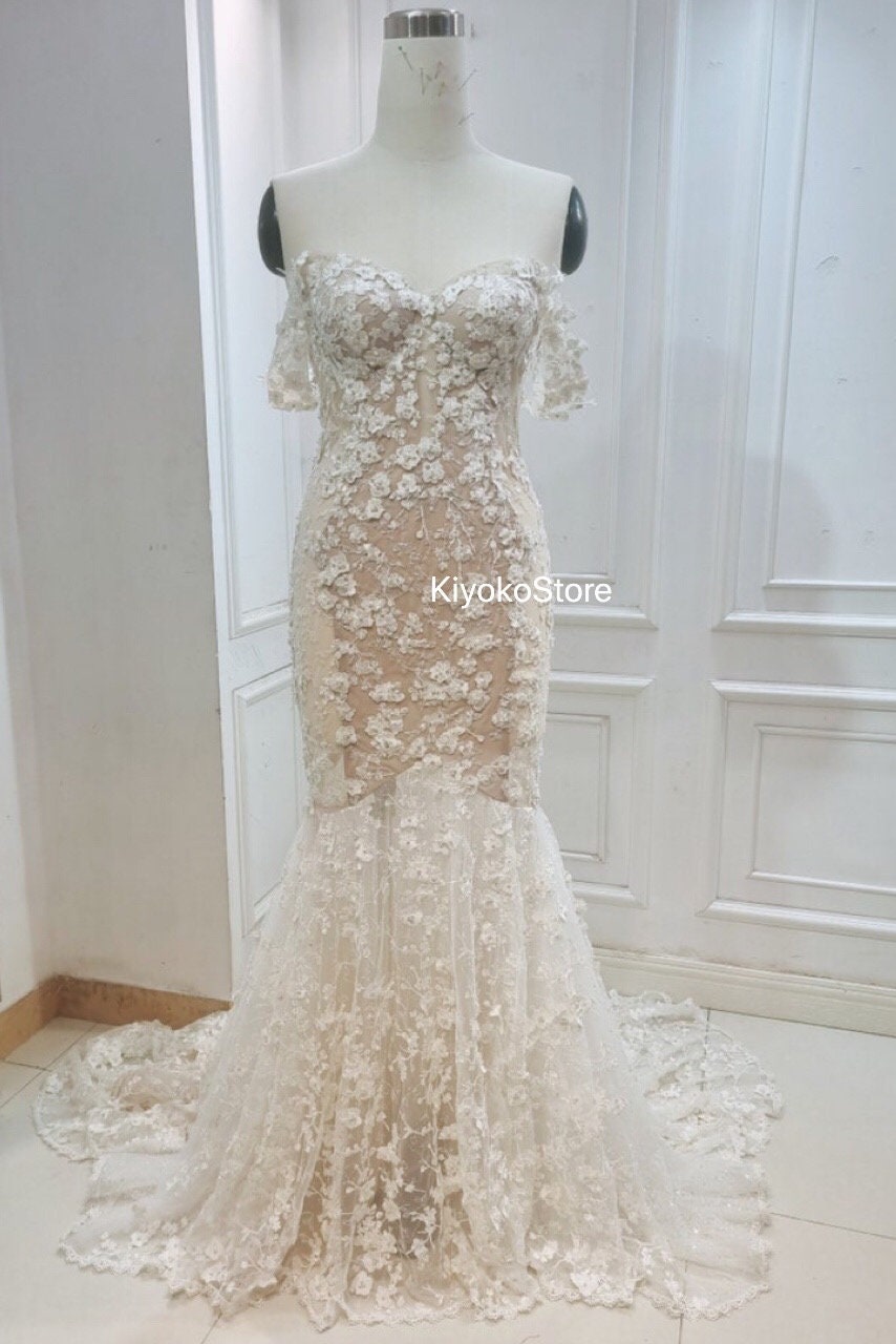 Gorgeous 3D Flower Fishtail Wedding Dress. Vintage Wedding - Etsy