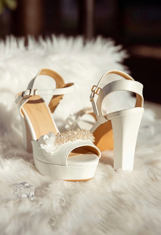 Wedding Shoes With Sparkling Crystal Flowers, Beautiful Fabric Flowers ...