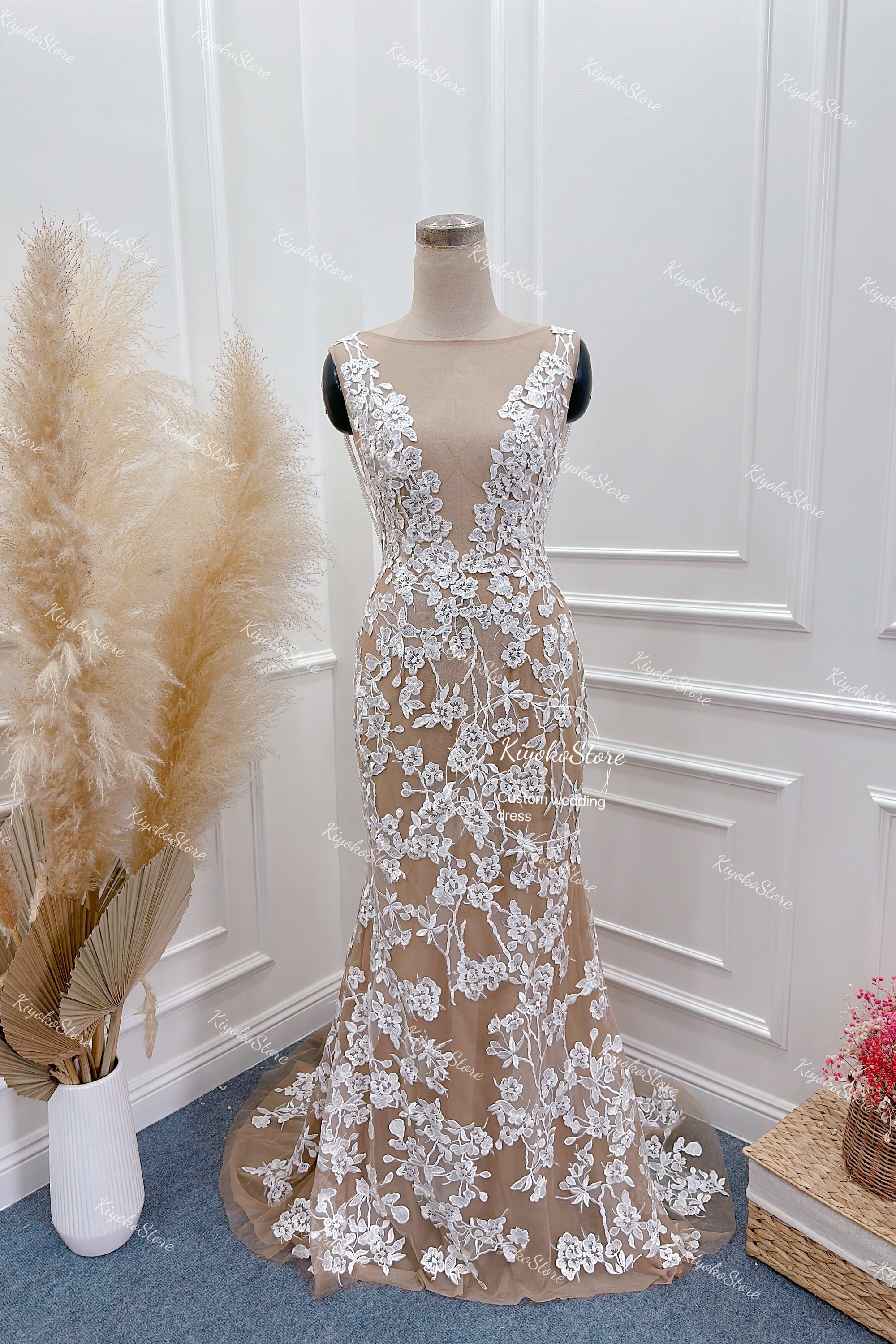 Fishtail Wedding Dress With Beautiful Back. High Quality Lace Decorated ...