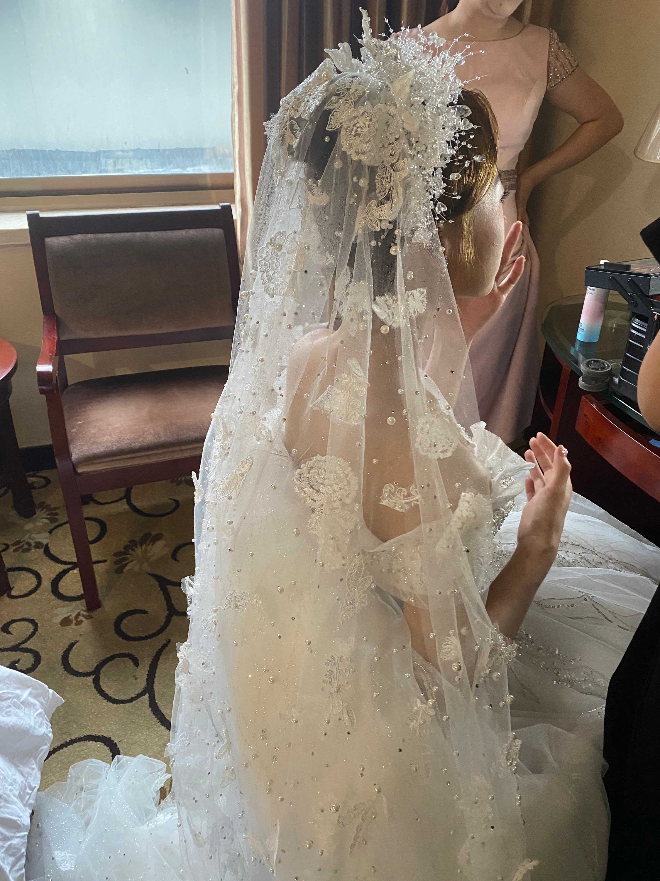 Luxurious Pearl-lace Bridal Veil With Extra Long Trailing Soft Tulle - Etsy