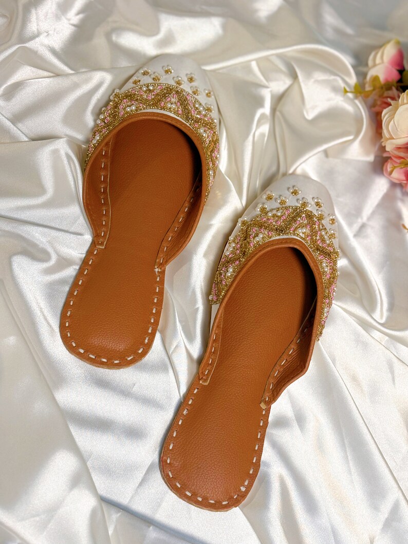 Handmade White Khussa Jutti Sandals, Backless Khussa Jutti, Indian ...