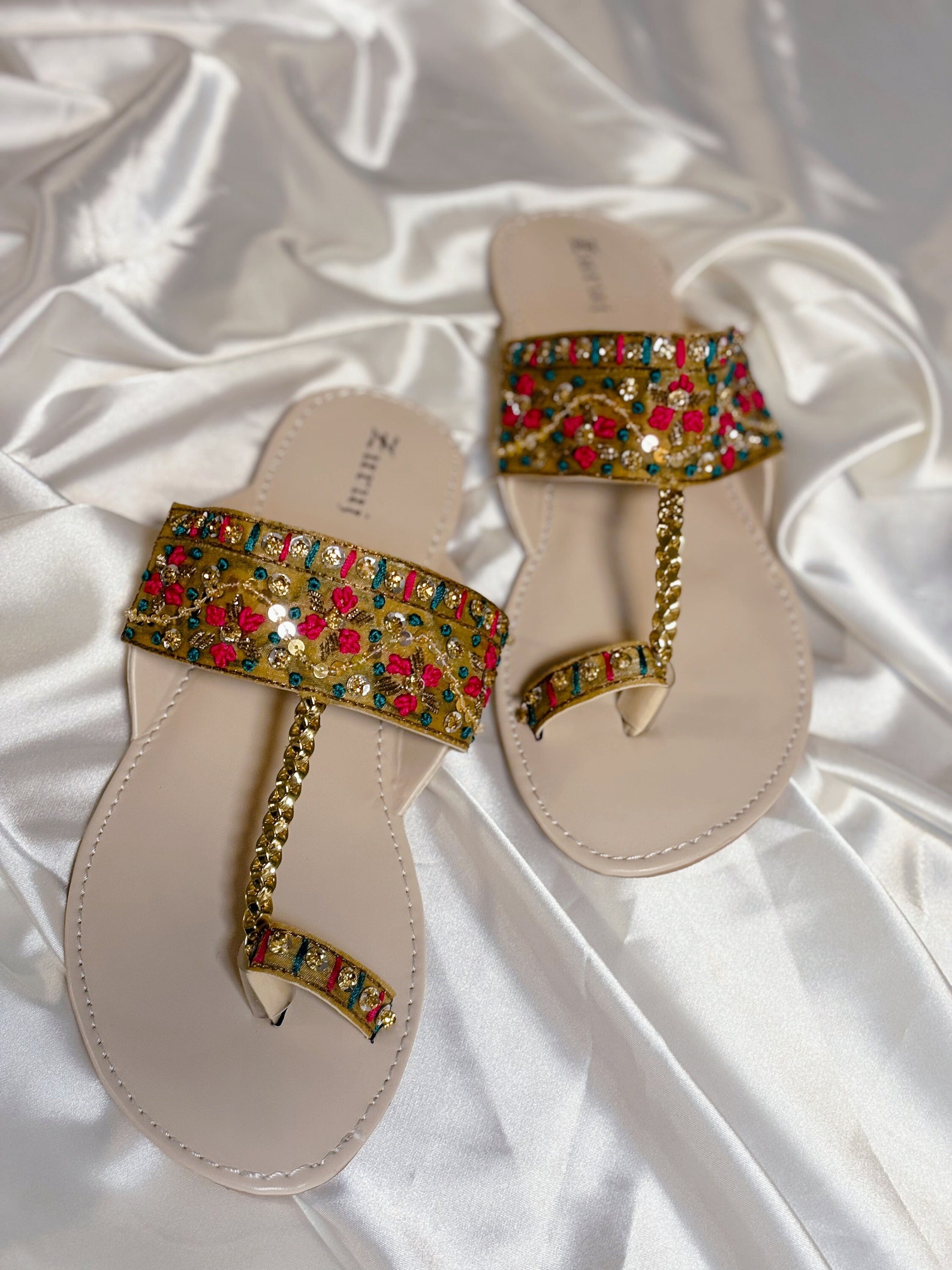 Multicolor Handmade Kolhapuri Jutti Sandals, Indian Pakistani Punjabi ...