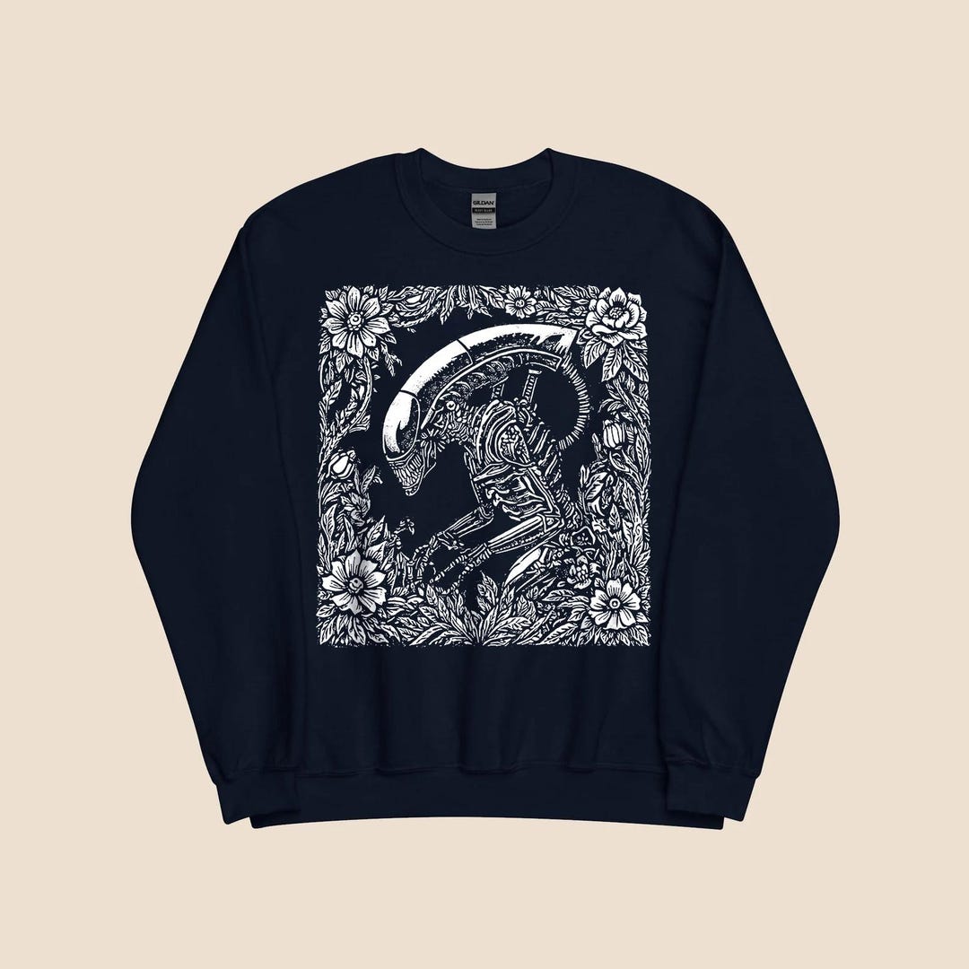 Xenomorph Vintage Sweatshirt, Retro Alien Movie Sweater, Sci-fi Alien ...