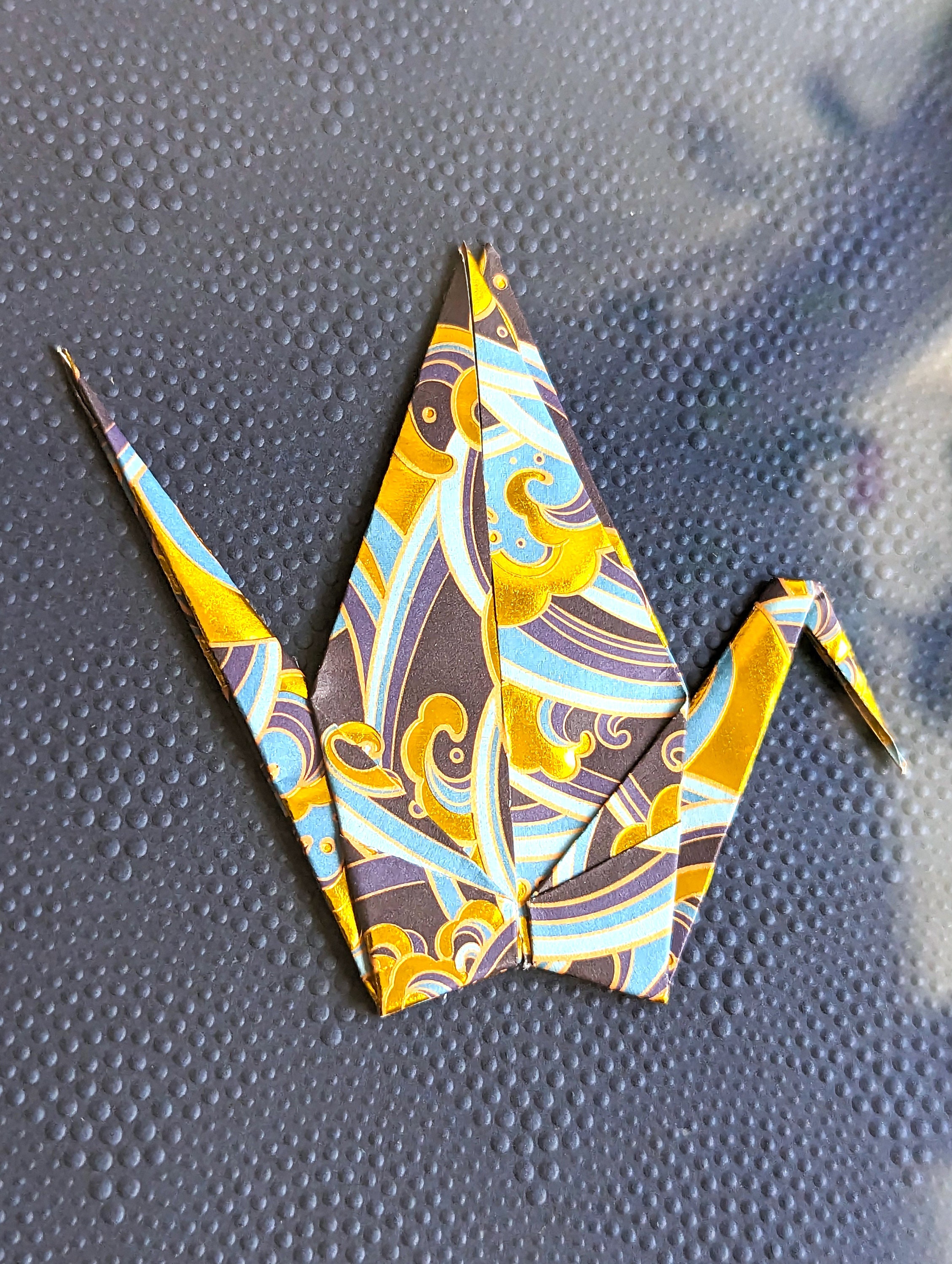Japanese Traditional Crane Frame in Origami and Seigaiha Embossing ...