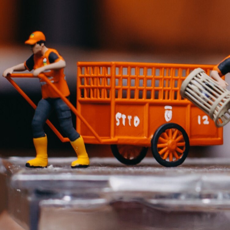 Janitor Crew | Cleaning Officer | Cleaner | Janitorial Service ...