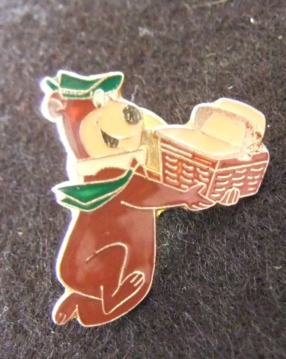 rare pin Yogi Baer from the cartoon series Yellowston… - Gem