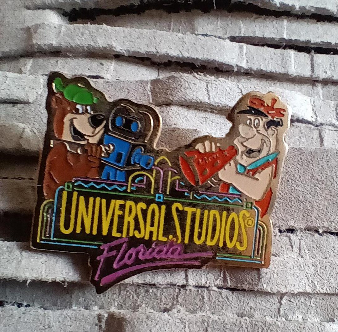 Lapel Pin UNIVERSAL STUDIOS FLORIDA Yogi Bear Fred Flintstone Collector ...