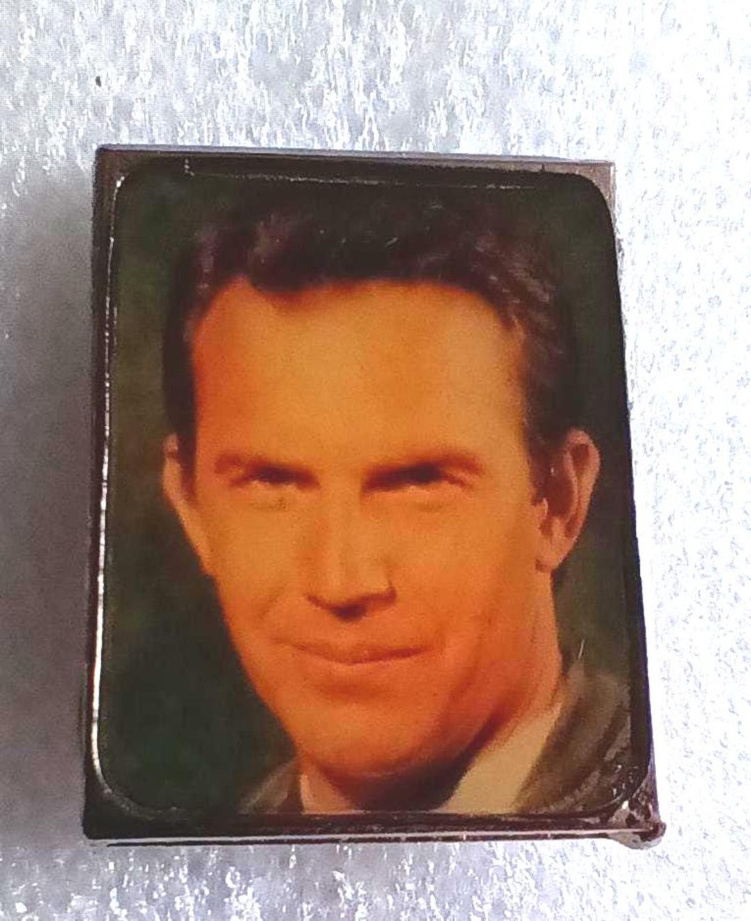 Lapel Pin Actor KEVIN COSTNER Picture Photo Vintage Collectible Cinema ...