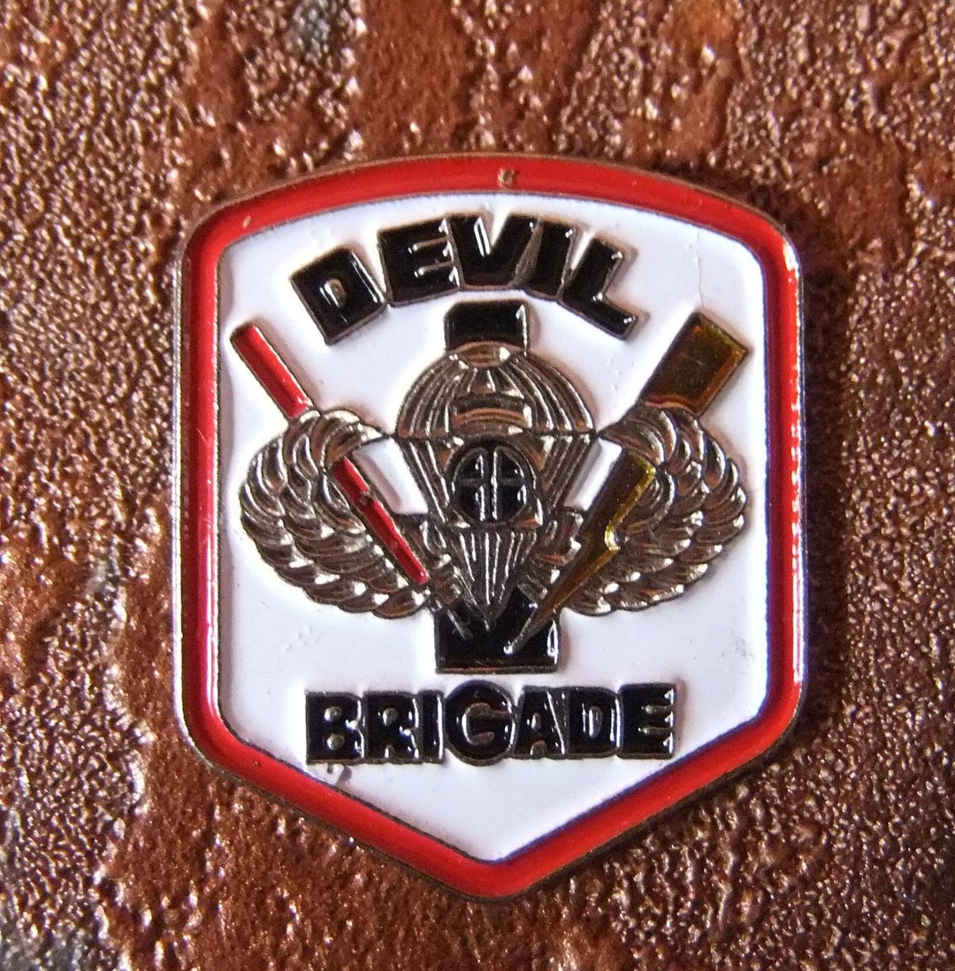 Pin Badge US Army 82nd Airborne Division Devil Brigade, Military ...