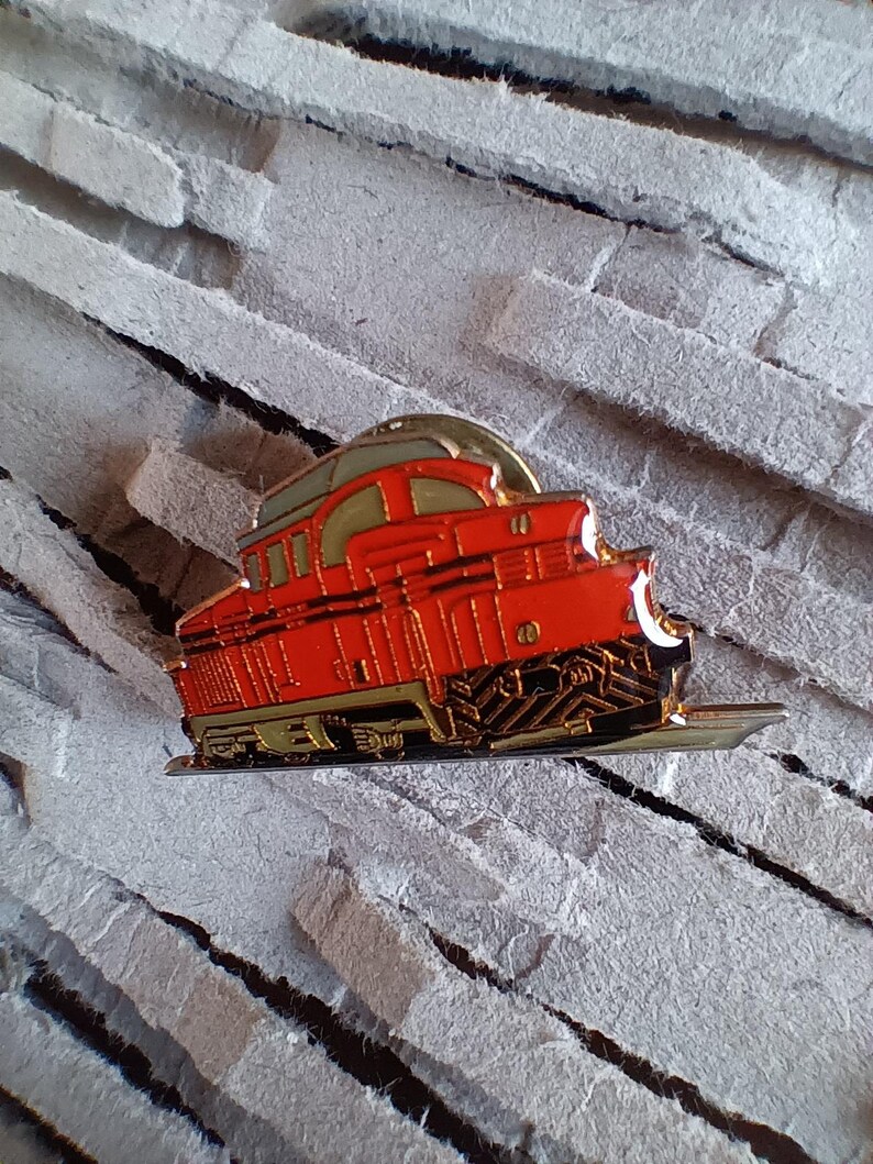 Lapel Pin Badge LOCOMOTIVE TRAIN RAILWAY Collector Switzerland - Etsy