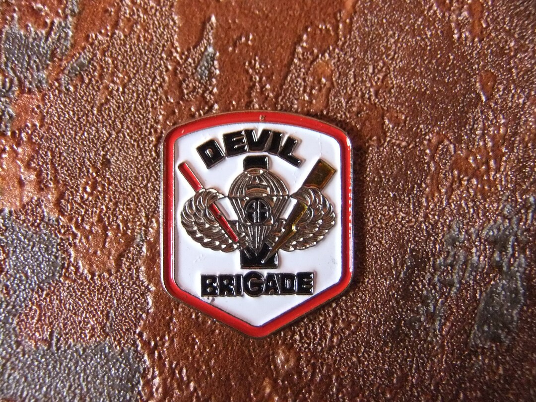Pin Lapel Pin US Army 82nd Airborne Division Devil Brigade Military ...