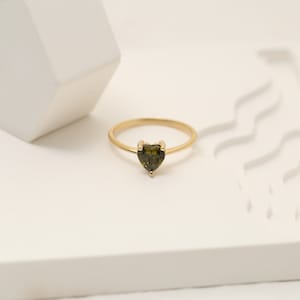 14K Solid Gold Heart Ring, August Birthstone Peridot, Romantic Jewelry ...