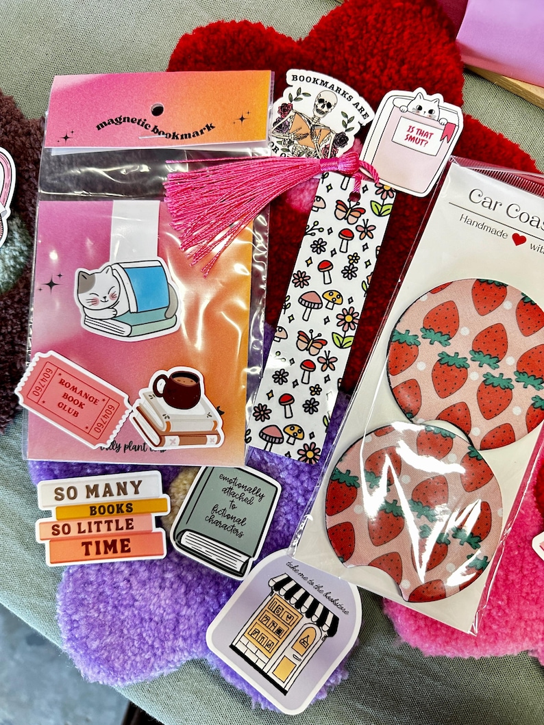Book Babe Mystery Bag | Bookish Lover Gift | Magnetic Bookmark Kindle ...