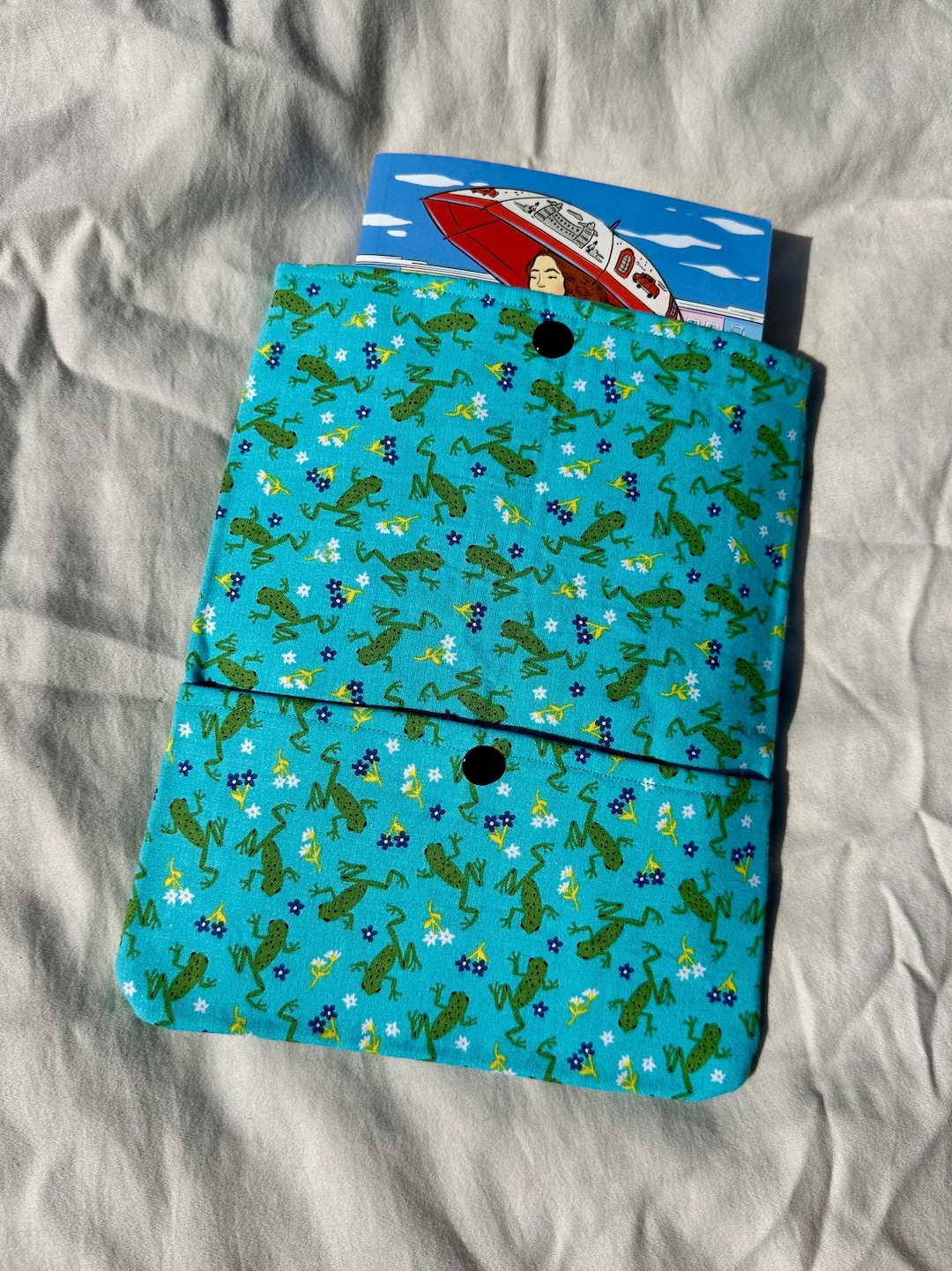 Frog Friends Book Sleeve With Snap and Pocket | Ebook Pocket | E Reader ...