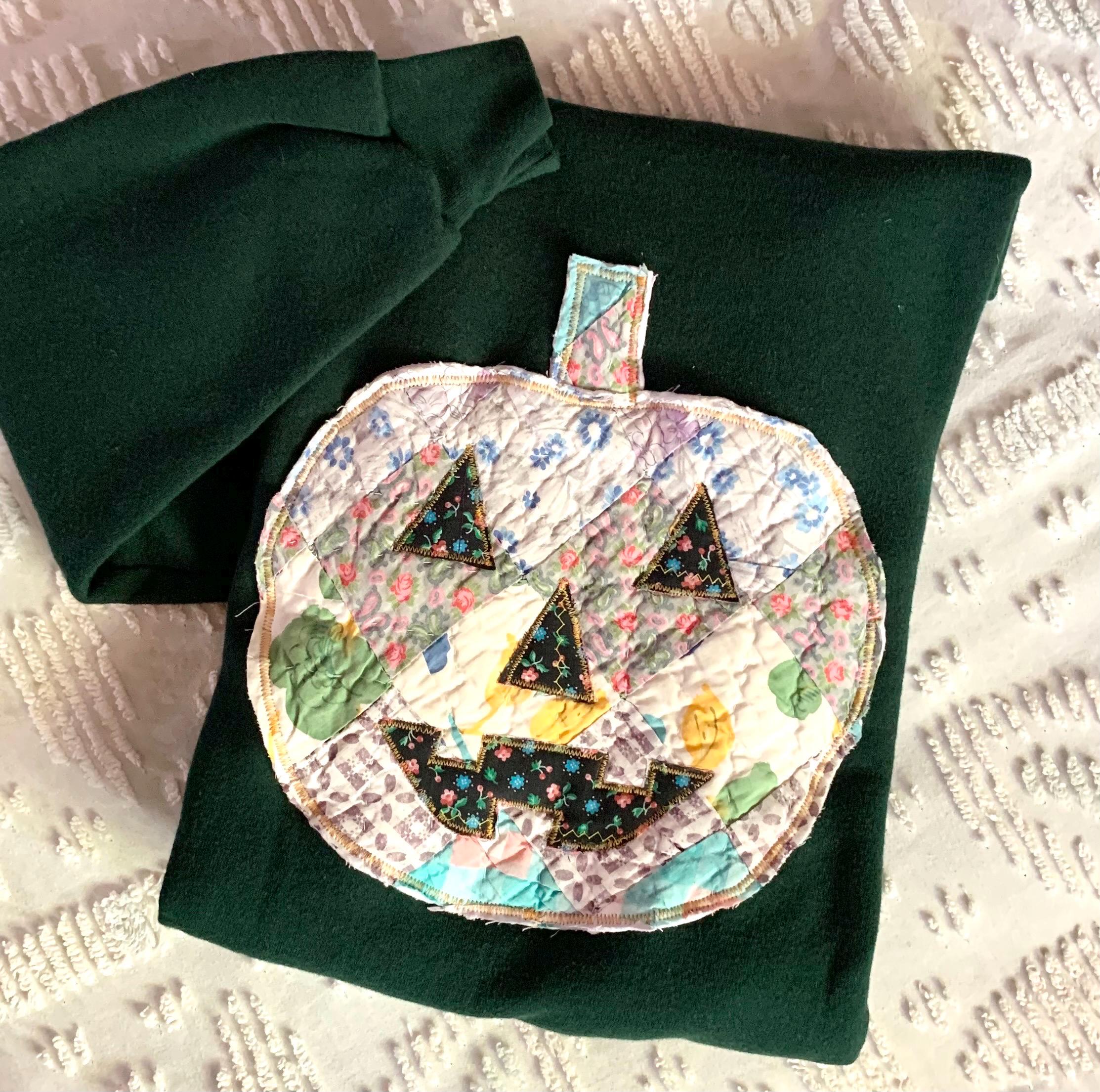 MEDIUM Vintage Quilt Pumpkin Patch Sweatshirt Fall Halloween Sweatshirt ...
