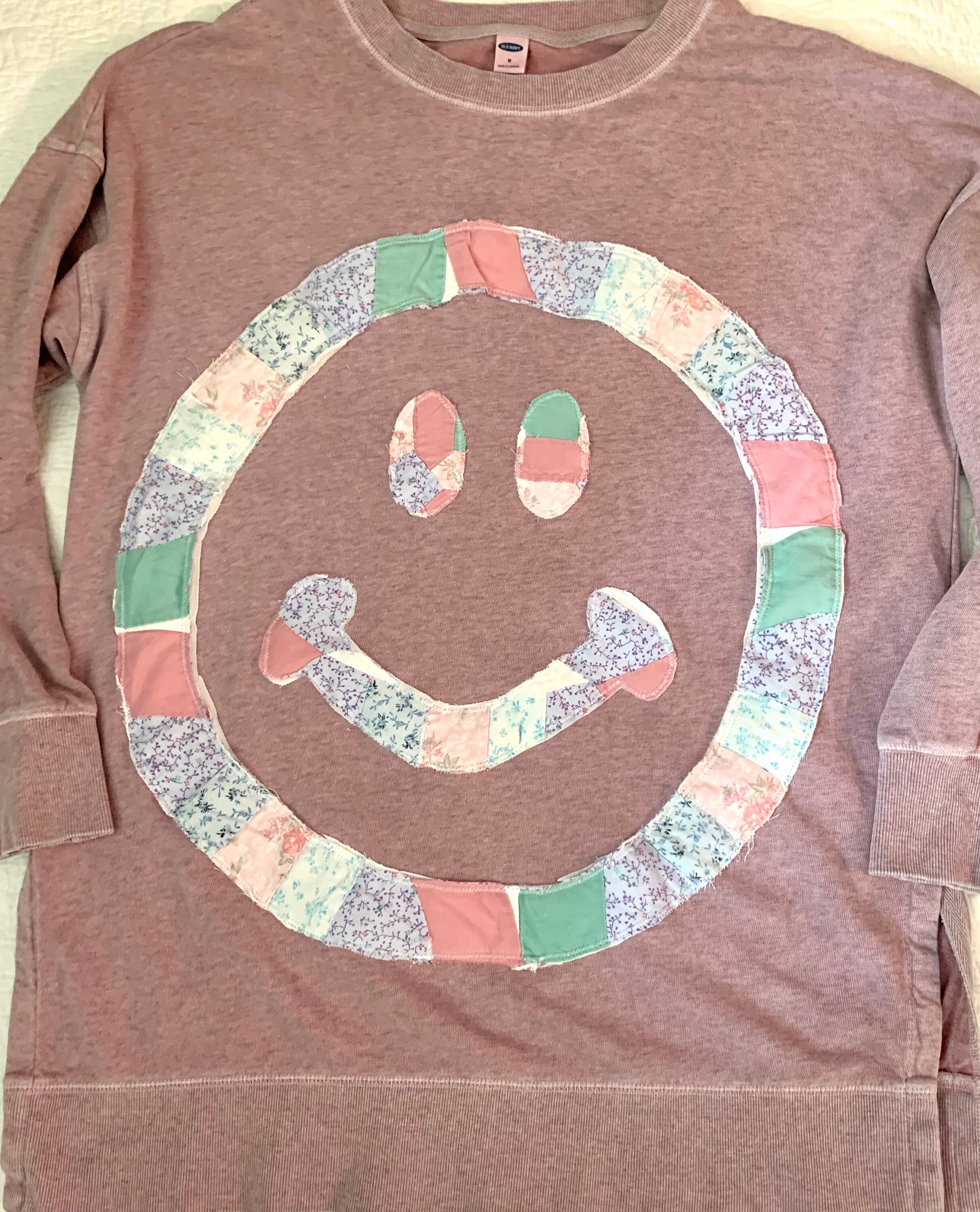 MEDIUM Vintage Quilt Smiley Face Patch Sweatshirt Oversized Lightweight ...