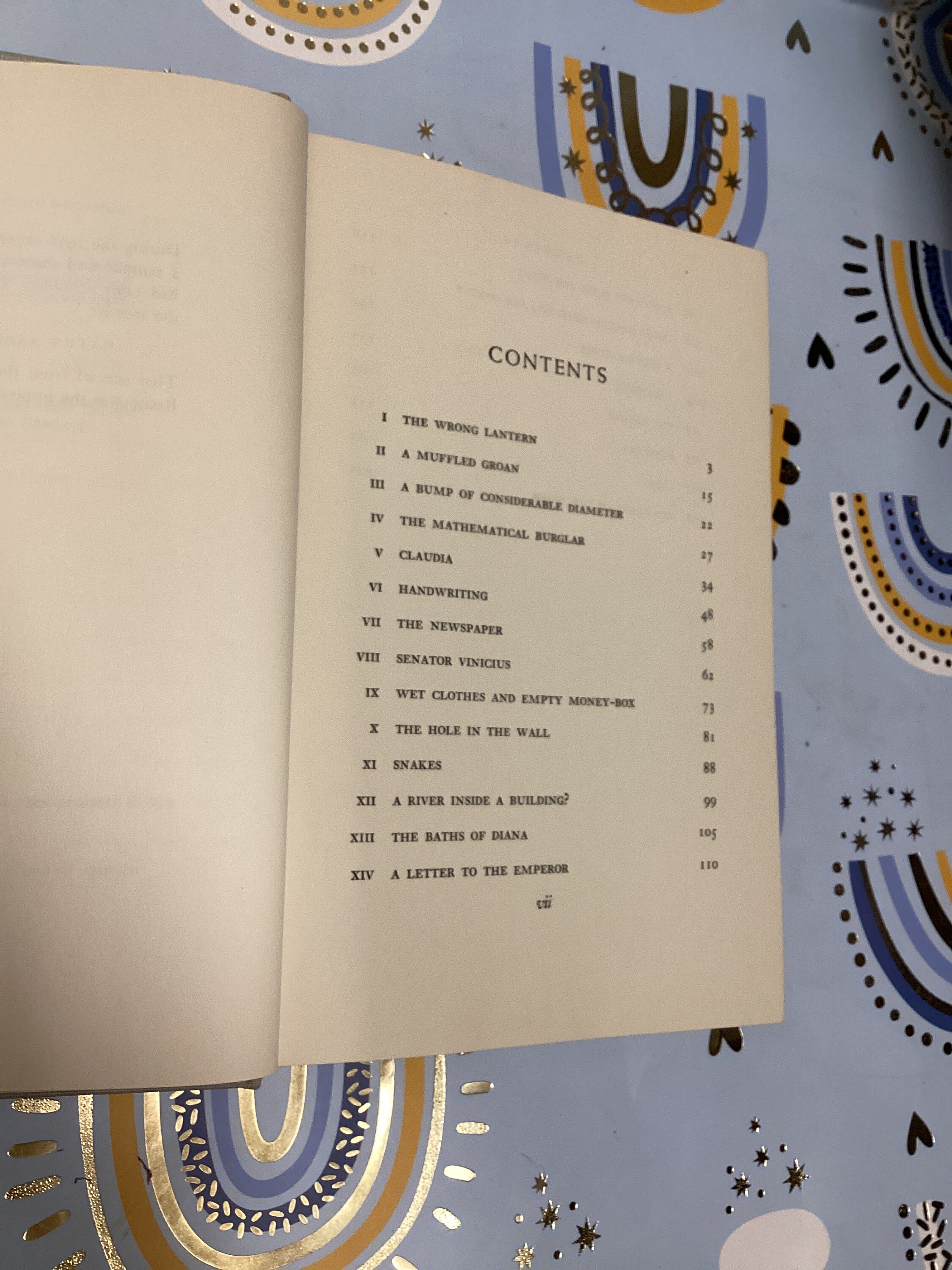 1956 DETECTIVES IN TOGAS, by Henry Winterfield. Hardcover Vintage Book ...