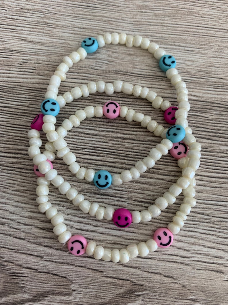 Smiley Bracelet, Friendship Bracelet, Gift for Girlfriend, Mom, Pink ...