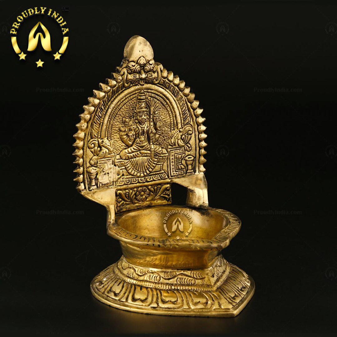 Brass Diya for Pooja, Decorative Diya Lamp, Kerala Deepam - Elegant ...