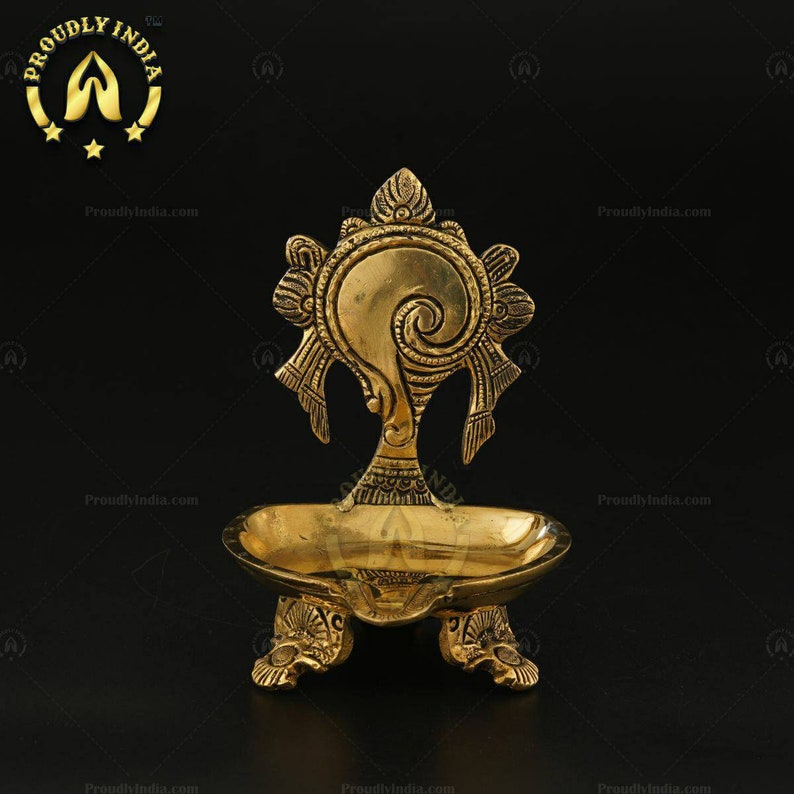 Brass Diya Duo: Shankha Chakra Oil Lamp, Pooja Aarti, Kerala Deepam - Etsy