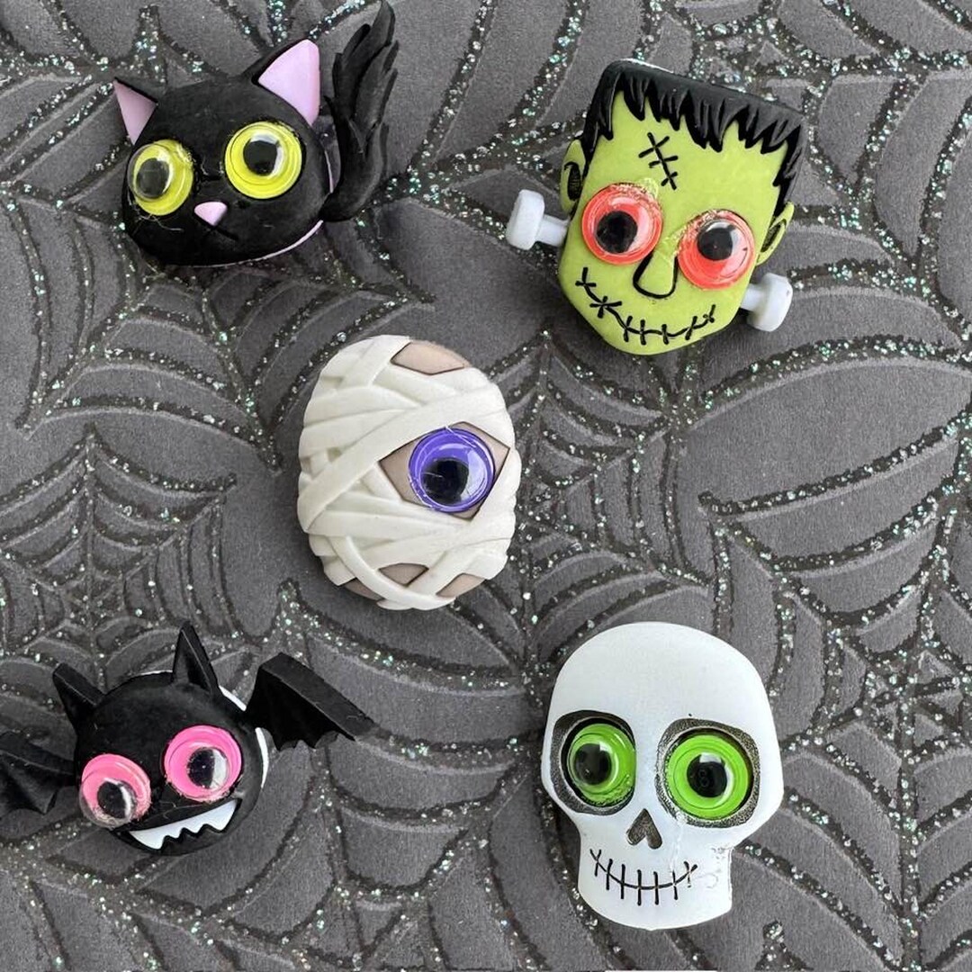 Jeepers Peepers Creepy Halloween Spooky Shank Buttons. Use for Sewing ...