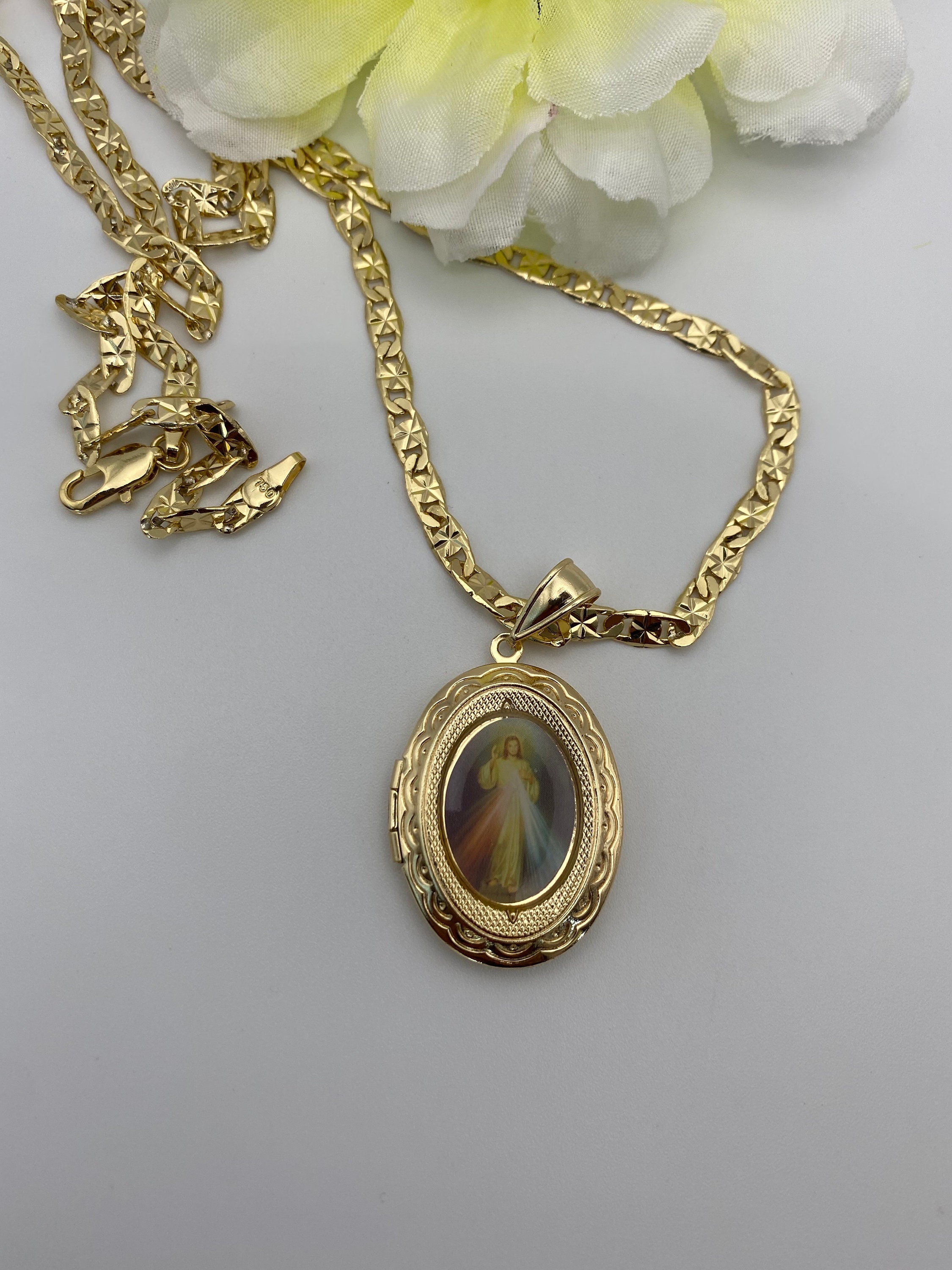 Sagrado Corazon De Jesus Locket Gold Plated 22 Locket - Etsy