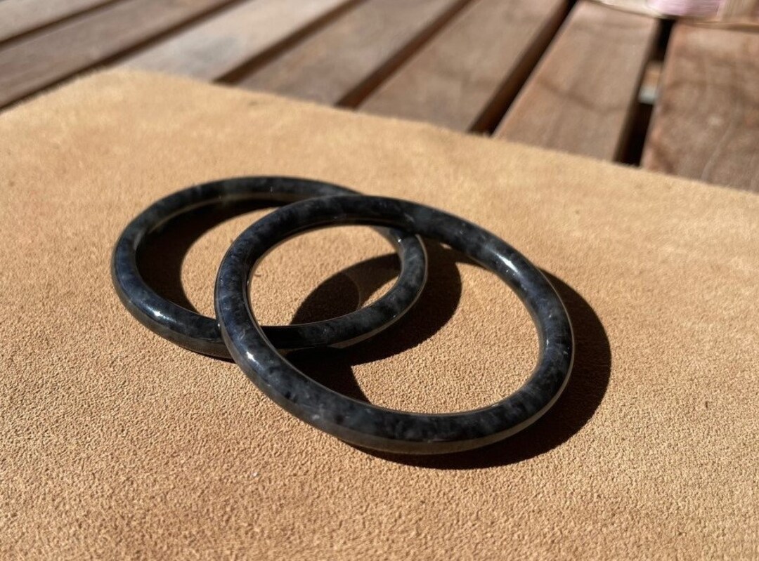 56 / 57 /58mm Grade A Jadeite Jade Silkie Round Jingle Bangle, 100 ...