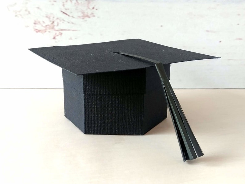 DIY Graduation Cap Gift Box "diy Graduation Cap Gift Box: Craft Your ...