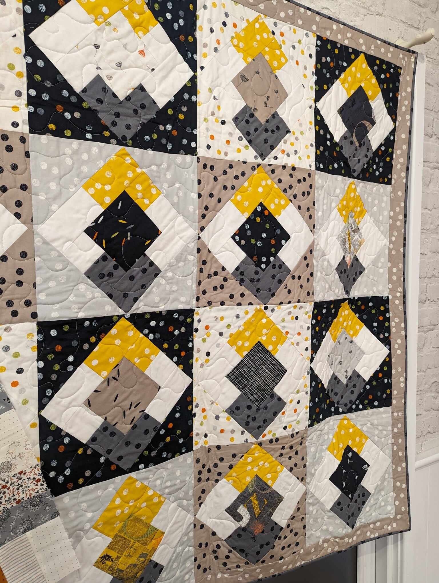 The Side Eye Quilt Digital Pattern by the White Gecko Craft - Etsy