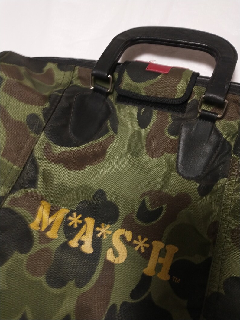 MASH 4077 Doctors Medical Bag, Frog Skin Camouflage, Twentieth Century ...