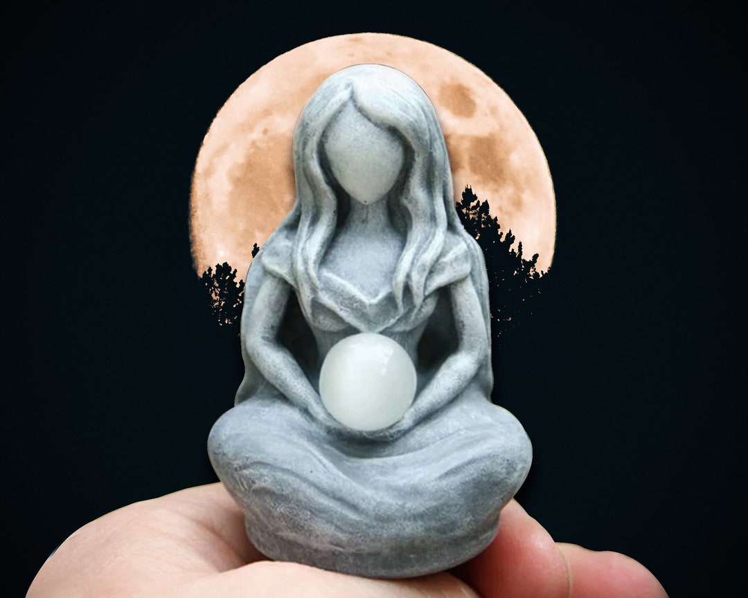 Moon Goddess Statue Ornament Garden Resin Goddess Figurine Abstract Art ...