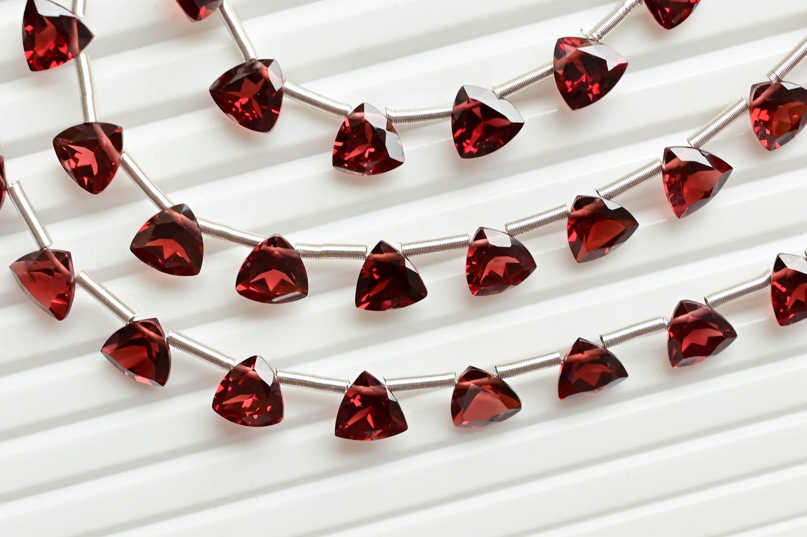 14 Pieces Mozambique Garnet Trillion Cut Faceted Beads Natural Gemstone ...